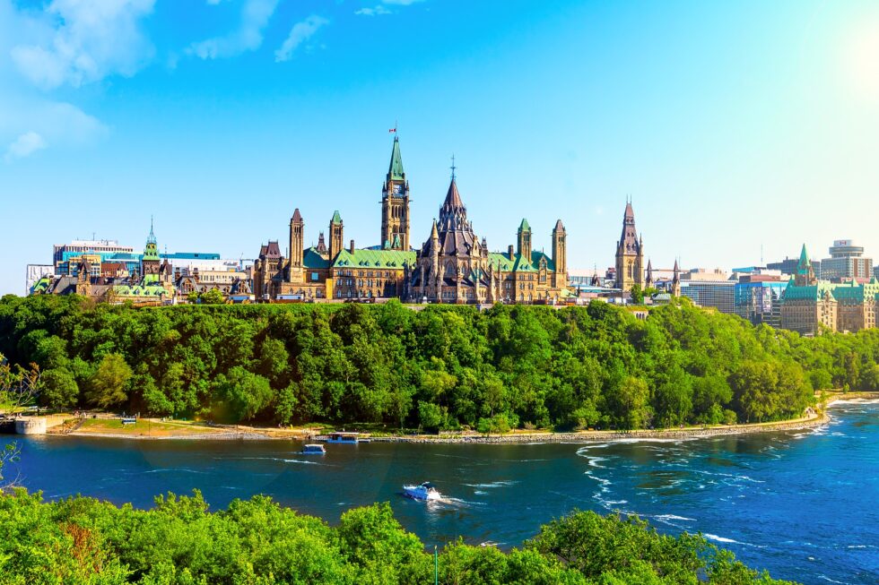 Ottawa: tesoros culturales y naturales en la capital de Canadá - Millas ...